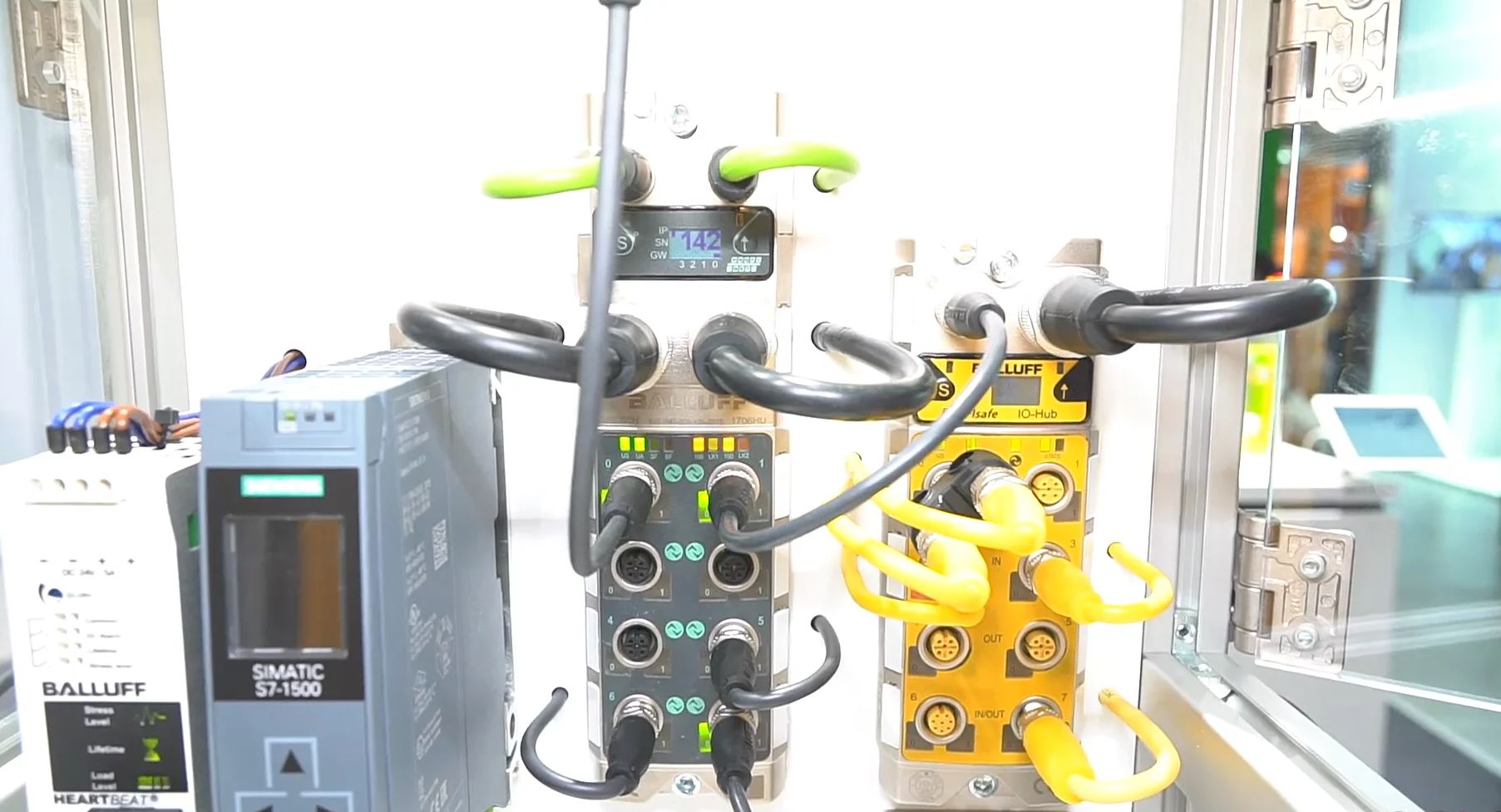 VIDEO: Balluff, sistema integrato per la sicurezza a bordo macchina ...